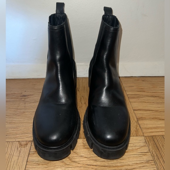 Rosa Stern | Shoes | Rosa Stern European Leather Chelsea Heeled Boots ...